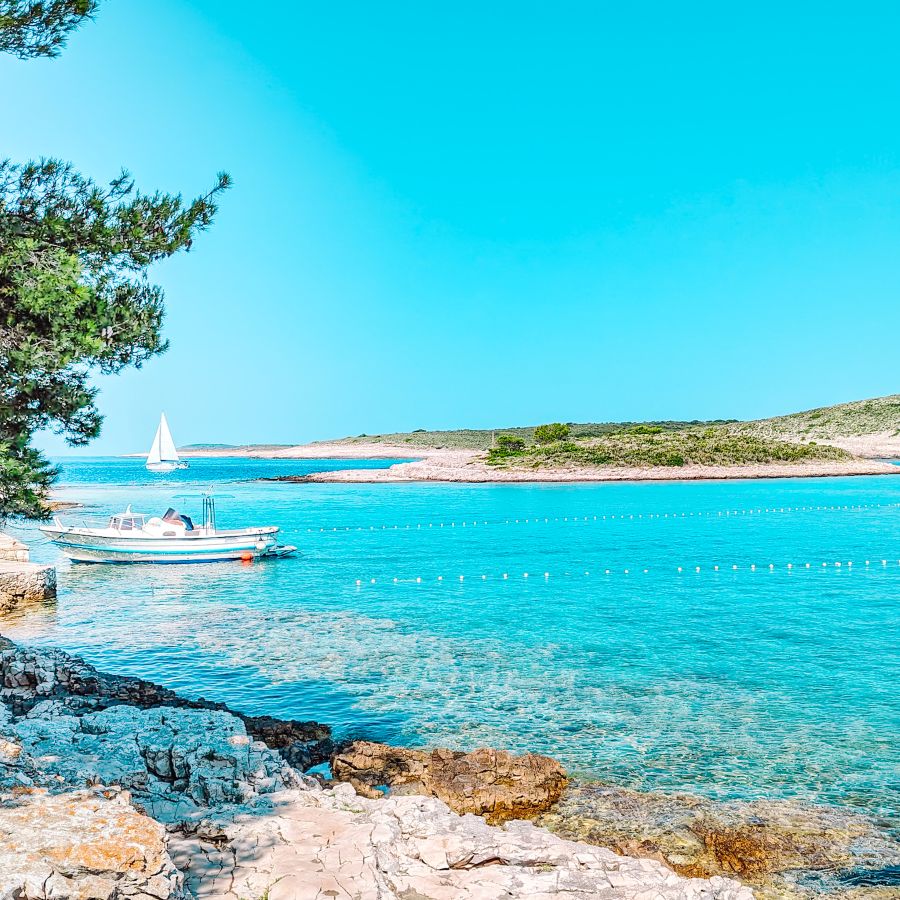 Hvar Pakleni Islands: The Perfect Day Trip! - Little Wanderblog